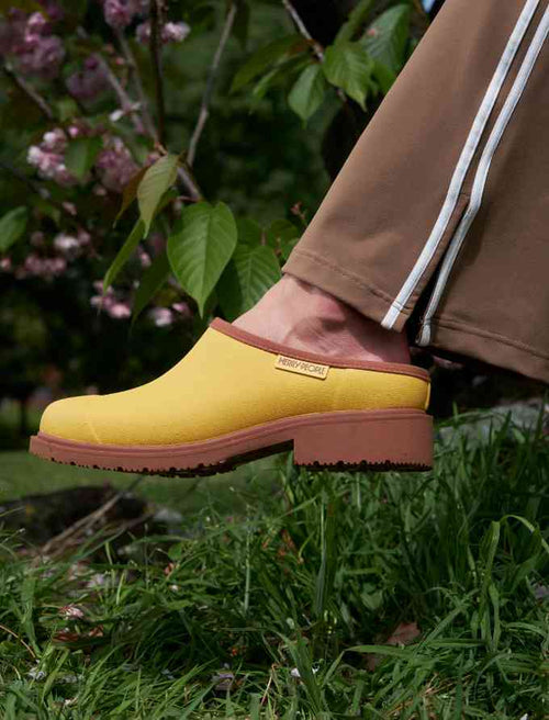 Billie Clog: Men's and Women's Clogs – Merry People